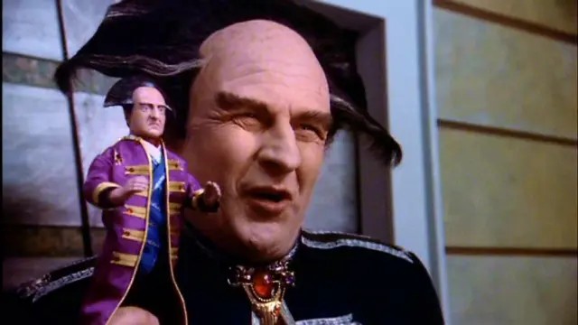 RD Easter Egg on ST:DS9 – Ganymede & Titan